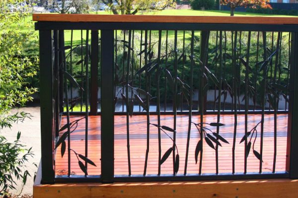 Custom viewing platform fence at Fordham Gardens - Furphy Foundry ...